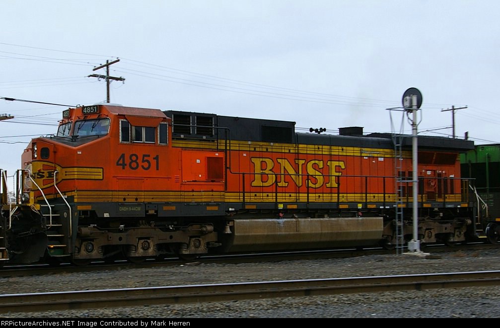 BNSF 4851